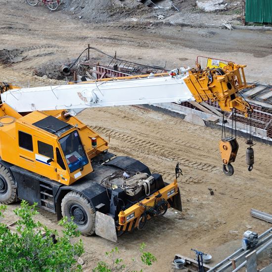 Construction: Mobile Crane (Non-Slewing)