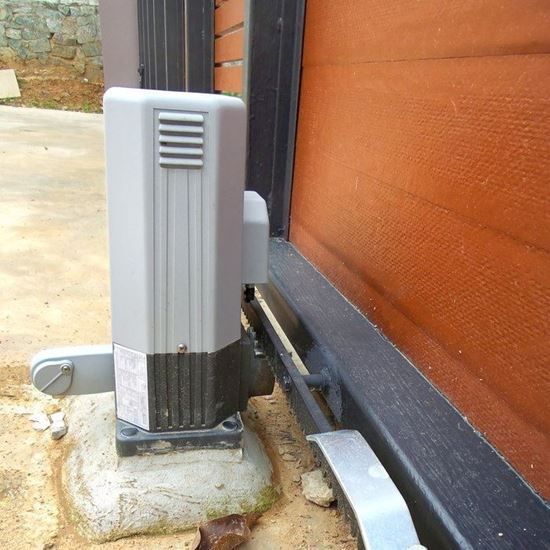 Construction: Sliding Gate - Installation